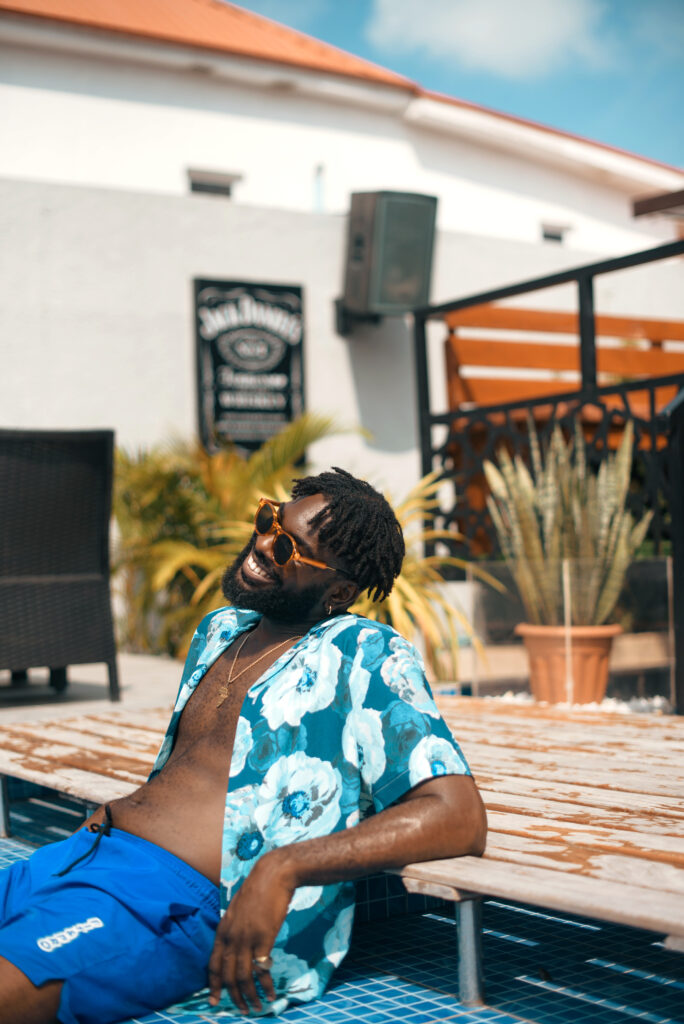 DUSTEN TRUCE SOOTHES IN ‘LEFT & RIGHT’ - TheReplayMAG