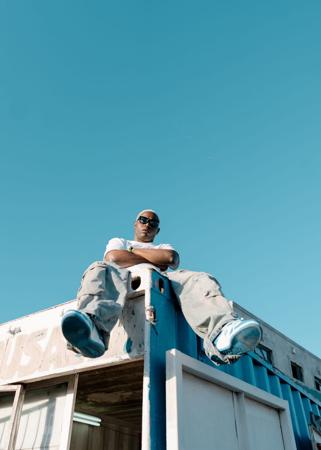 DEMMIE VEE SHARES HIS WORLD THROUGH MUSIC ON "SOUNDS OF MANY COLORS ...